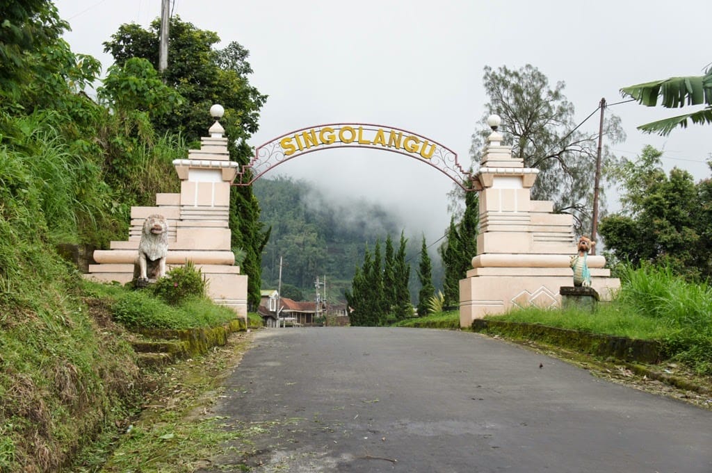 Estimasi Waktu Mendaki Gunung Lawu via Singolangu - Mounture.com