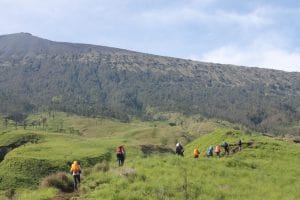 Estimasi Waktu Mendaki Gunung Rinjani via Sembalun - Mounture.com