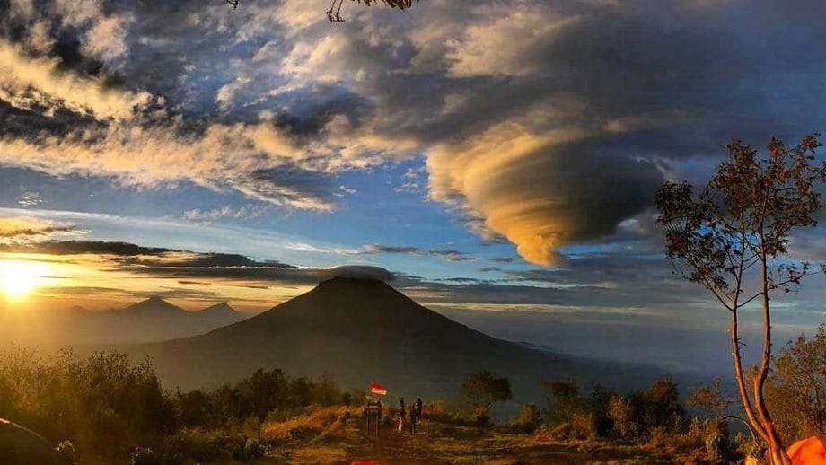 Mengenal Jalur Pendakian Baru Gunung Ciremai via Trisakti Sadarehe - Mounture.com