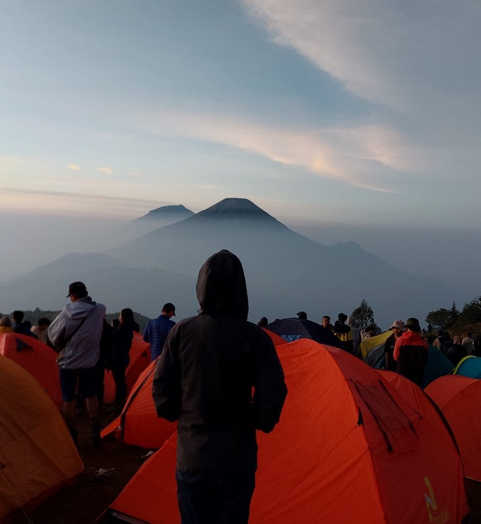 Kisah Perjalanan Mendaki Gunung Prau via Kalilembu - Mounture.com