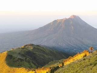 Balai TN Merbabu: Pendaki yang Meninggal di Jalur Selo Diduga Alami ...