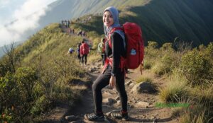 Waspada Musim Hujan di Gunung Merbabu: BMKG Prediksi Cuaca Ekstrem Nov ...